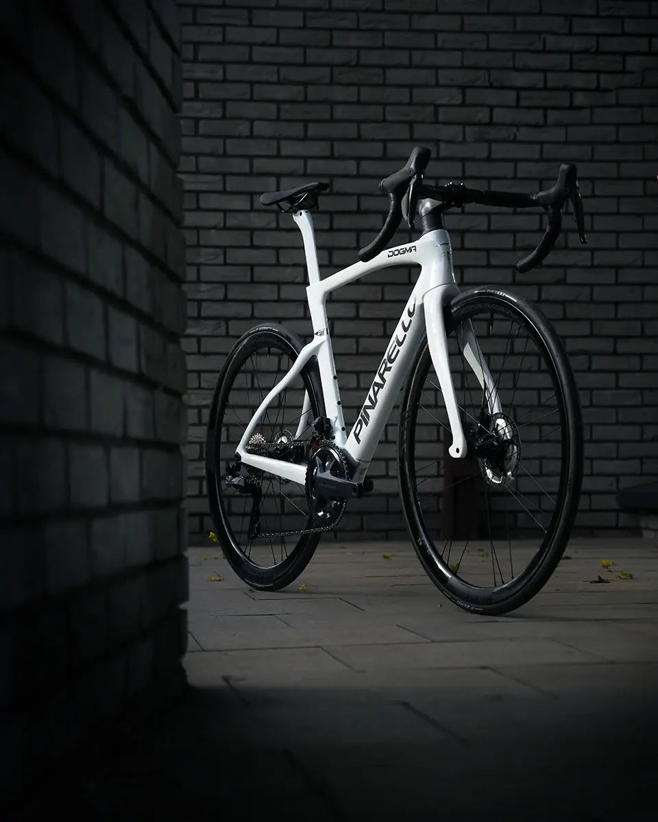 Dogma F Disc Ult 12 Di2 Campagnolo Shamal Road Bike Crystal White 46.5